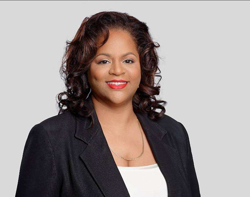 The assertive Lisa Minto - All Woman