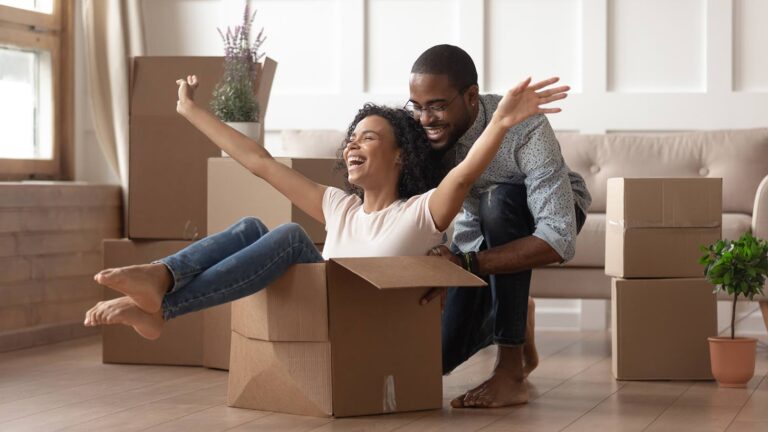 5 signs you need to start afresh somewhere else - All Woman