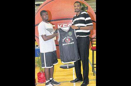 Javon Davis is without borders - Jamaica Observer