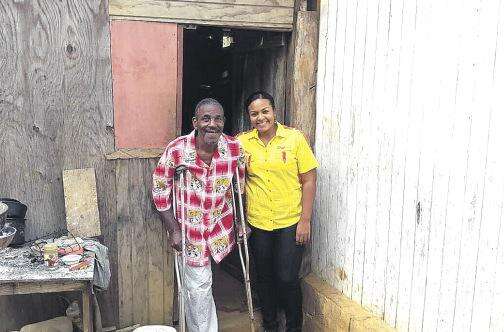 Digicel's Christmas gift for Manchester couple - Jamaica Observer