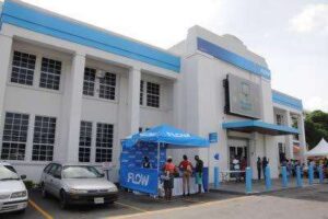 Flow offers customers ‘flexibility’ with eSIM service - Jamaica Observer