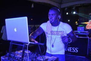 Rodney Style does it solo - Jamaica Observer