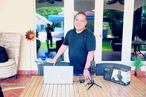 PHOTO: Supa Dups Mups Magic With Shakira - Jamaica Observer