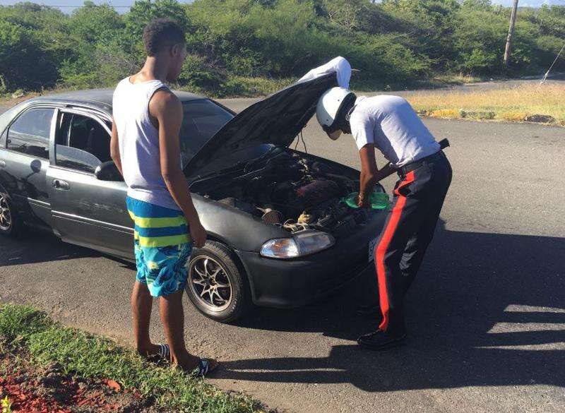 Cop praised for going extra mile with stranded motorist - Jamaica Observer