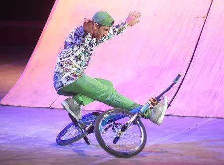 Howls of laughter, oohs and aahs as Suarez Brothers Circus delights ...