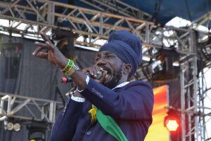 Sizzla earns career best debut - Jamaica Observer