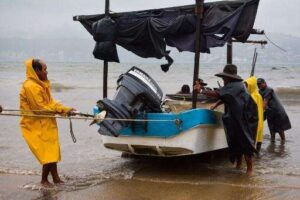 UPDATE: Hurricane Max threatening earthquake-hit area of SW Mexico ...