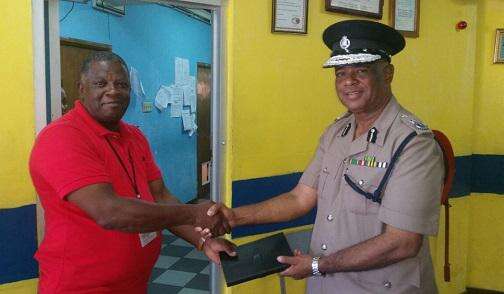 PHOTOS: Quallo making Christmas rounds - Jamaica Observer