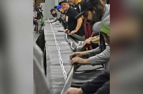 Massachusetts marijuana aficionados roll 100-foot-long joint - Jamaica ...