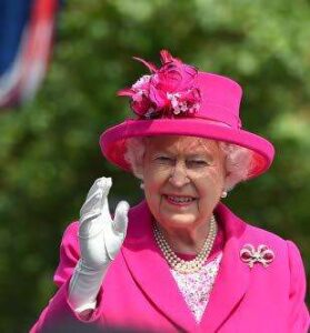 Queen's bra-fitter stripped of royal warrant after revelations ...