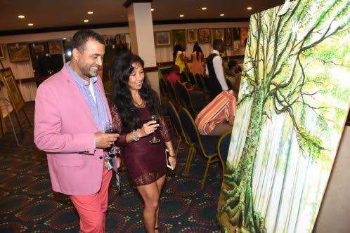 Art lovers flock Liguanea Lodge auction - Jamaica Observer