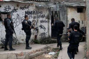 Police shootouts in favelas shut down major Rio highways - Jamaica Observer