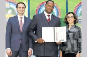 Dr Reginald Blake wins US award - Jamaica Observer
