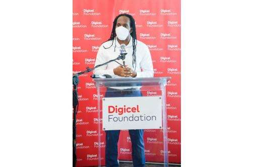 Digicel Foundation donates 1,000 tablets for students - Jamaica Observer