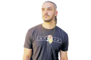 Singer Rizk does it his way - Jamaica Observer