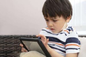 Too much time screen time puts children at greater of obesity - Jamaica ...