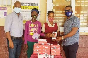 Albert Town High past students donate 32 smartphones for online ...