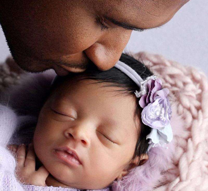 Cute! Usher shares newborn daughter’s picture - Jamaica Observer