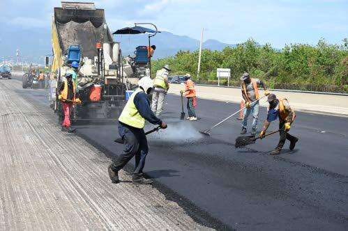 PHOTO: TransJamaican resurfaces sections of Portmore toll road ...
