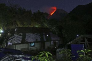 Lava streams from Indonesia's Mount Merapi in new eruption - Jamaica ...
