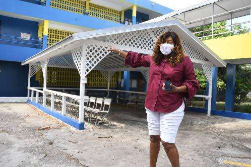 Suspended Merl Grove principal gets teacher support ahead of today's ...