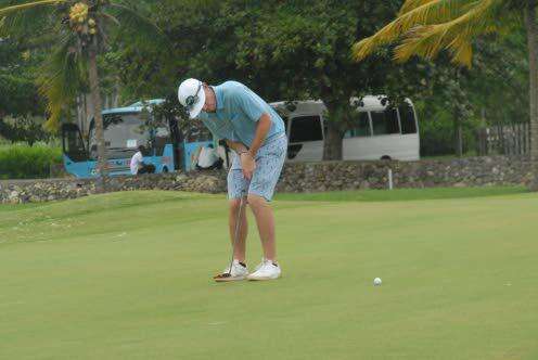 Dustin takes three-stroke lead on day three of golf open - Jamaica Observer
