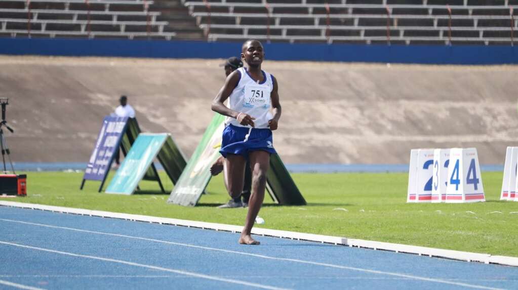 WATCH: Junior athlete taunts rivals, runs backwards to finish line ...