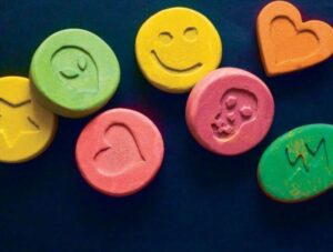 Pill-popping becoming 'major problem' in Jamaica - drug abuse expert ...