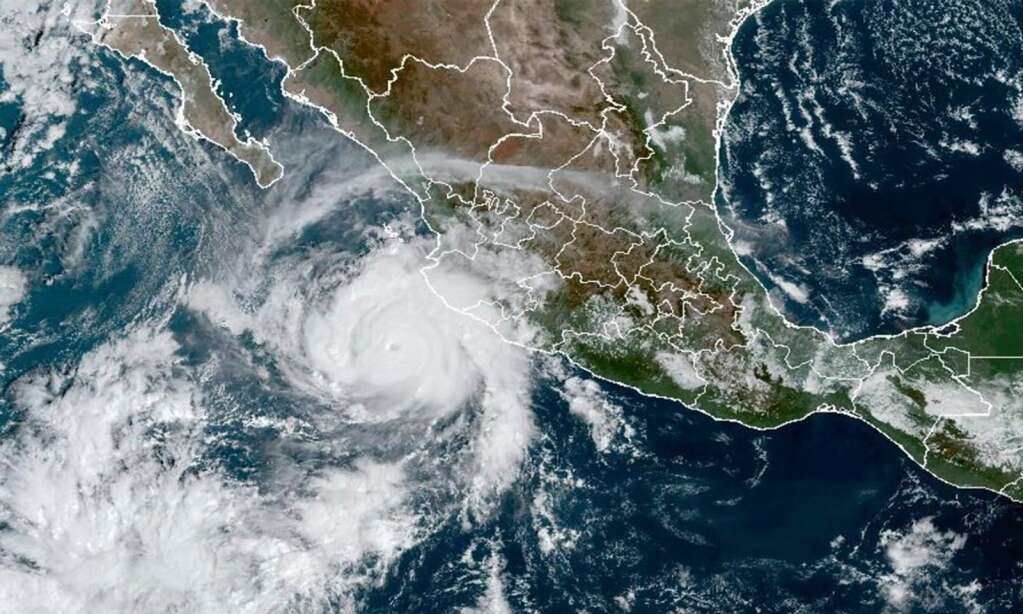 Major Hurricane Roslyn heads for hit on Mexico's coast - Jamaica Observer