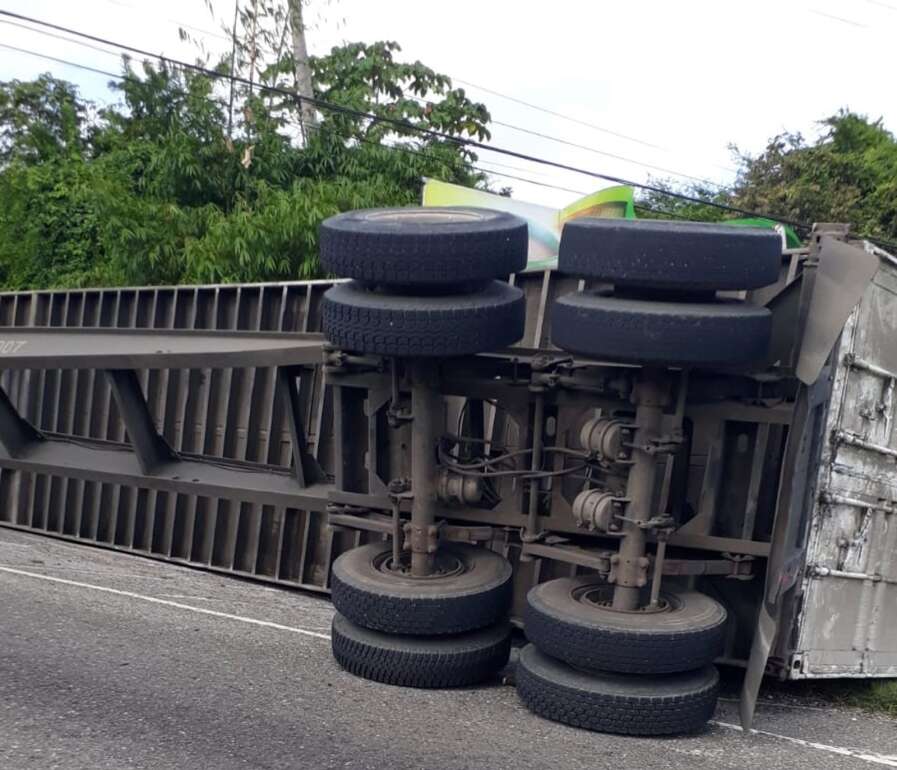 Trailer overturns in Manchester - Jamaica Observer
