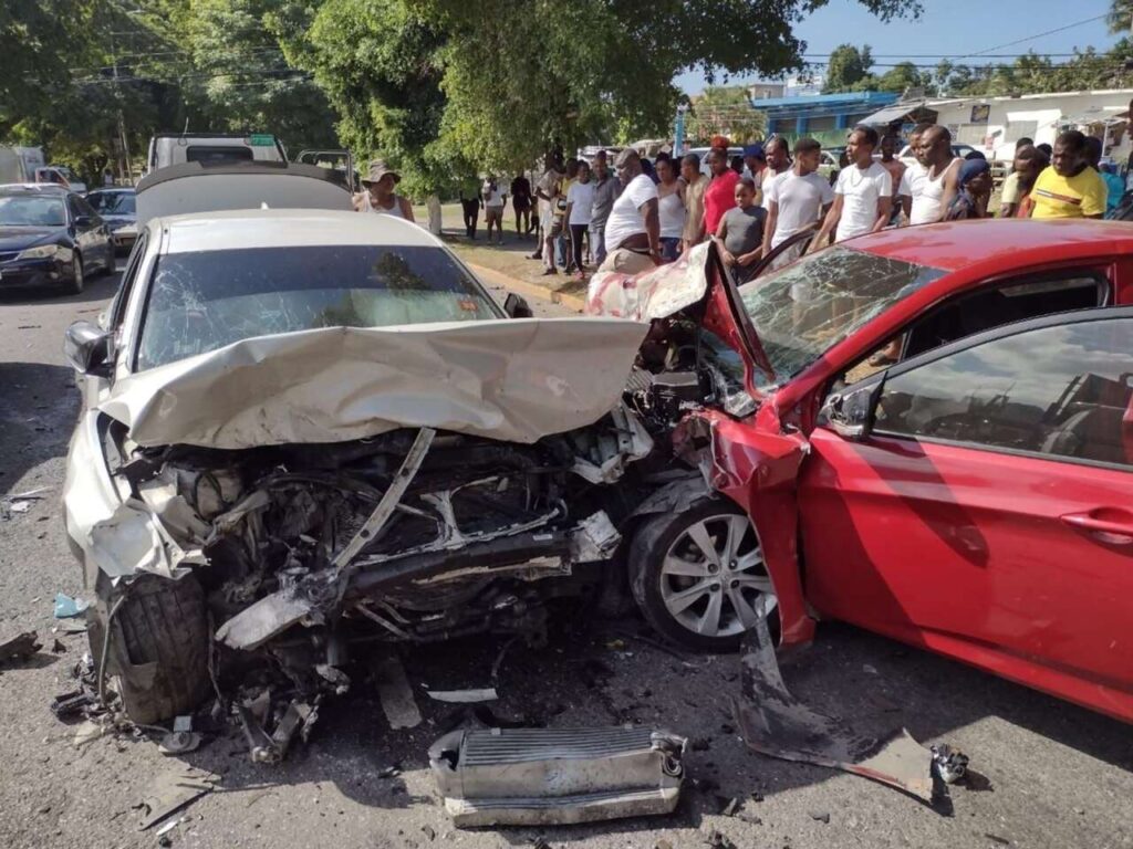 Two people taken to hospital after Ocho Rios crash - Jamaica Observer