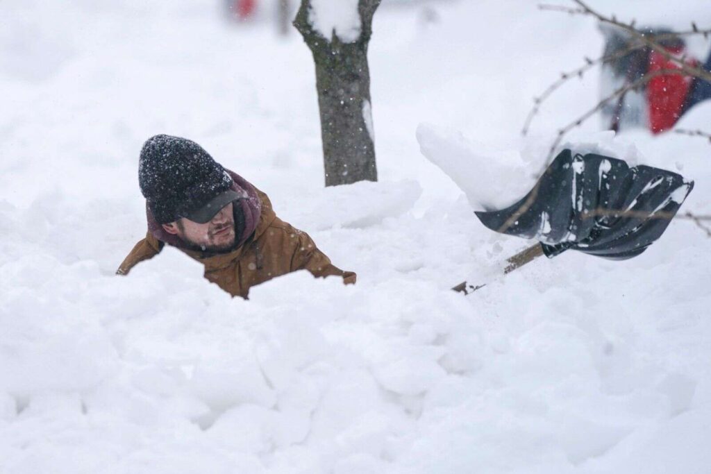 More snow in store for Buffalo after blizzard 'for the ages' - Jamaica ...