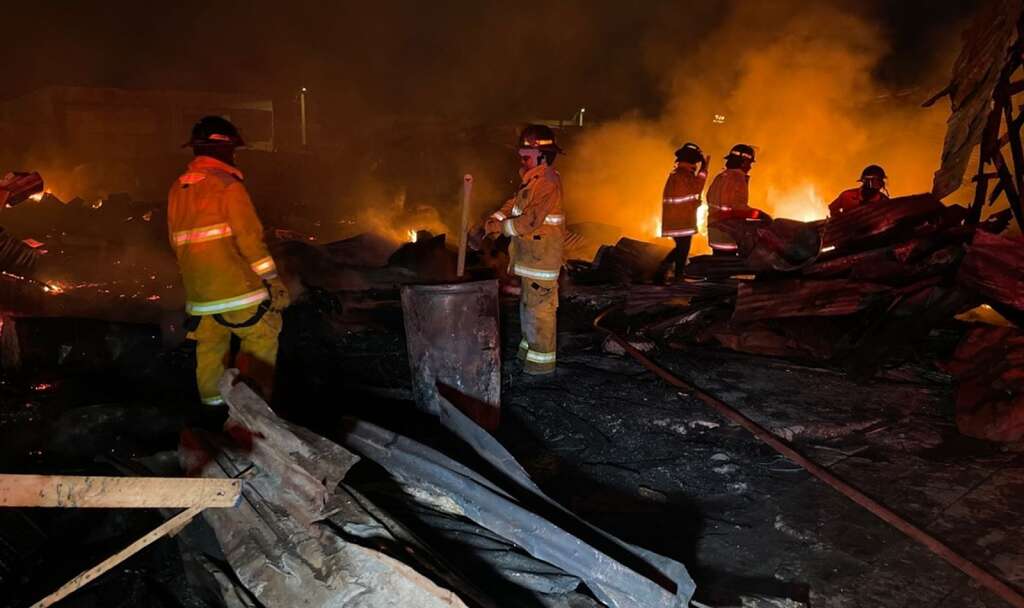 WATCH: Fire raging at Ray Ray market in downtown Kingston - Jamaica ...