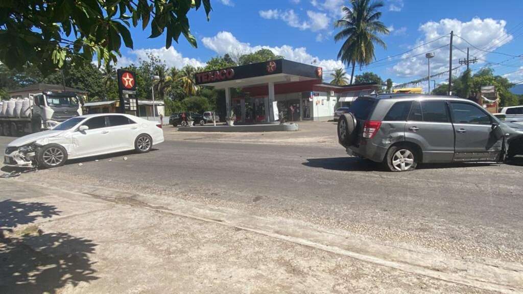 WATCH: Six narrowly escape serious injuries in Lacovia crash - Jamaica ...