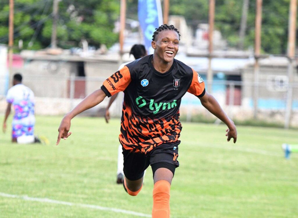 KEY 'LYNK' - Jamaica Observer