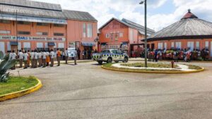 Stop 'chop di line' - Jamaica Observer