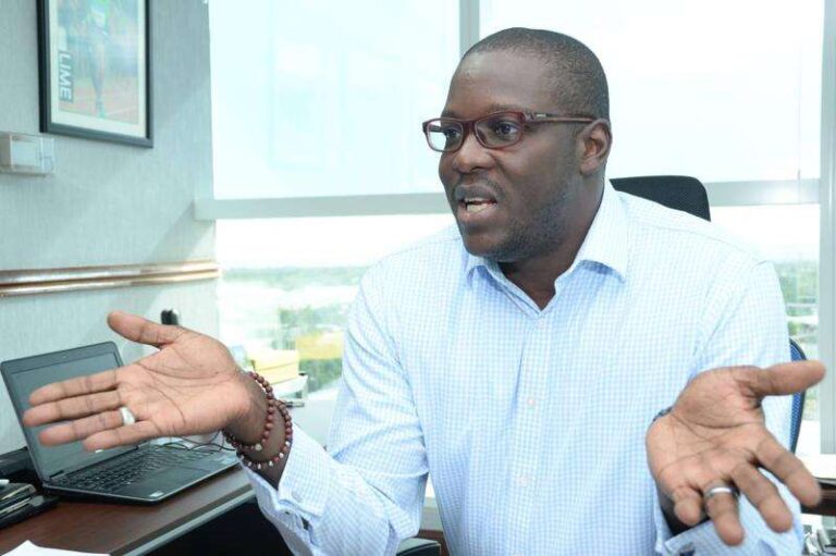 Flow unveils new customer experience initiatives - Jamaica Observer