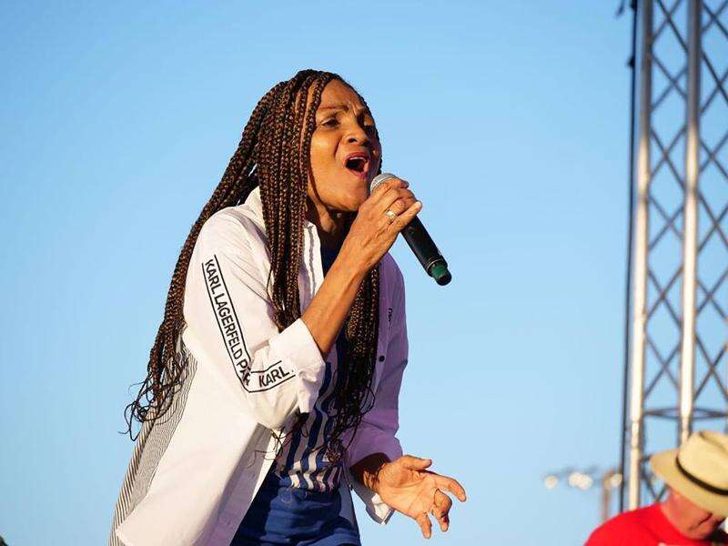 Carlene Davis floats No Regrets - Jamaica Observer