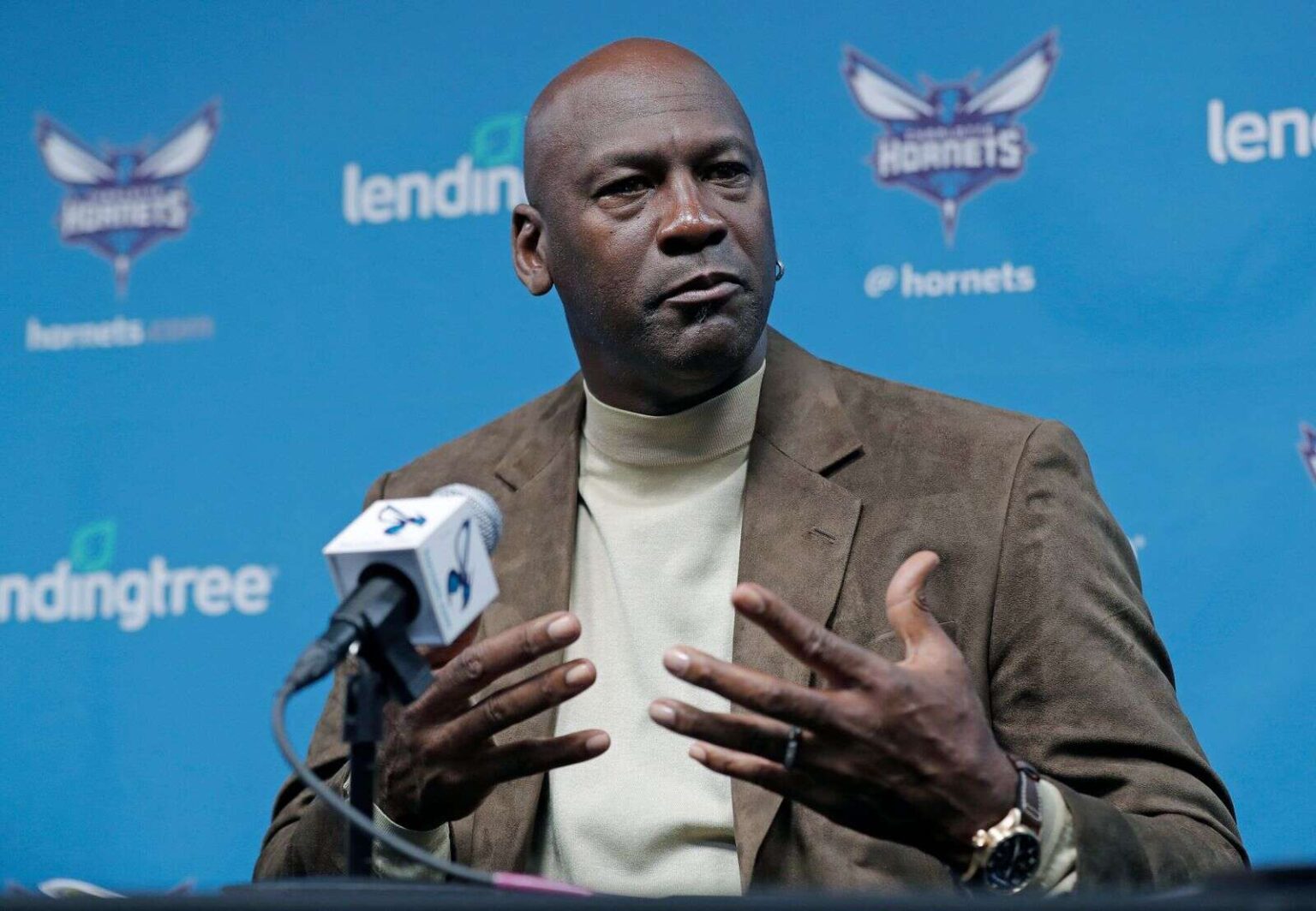 Michael Jordan selling majority ownership stake in Charlotte Hornets ...