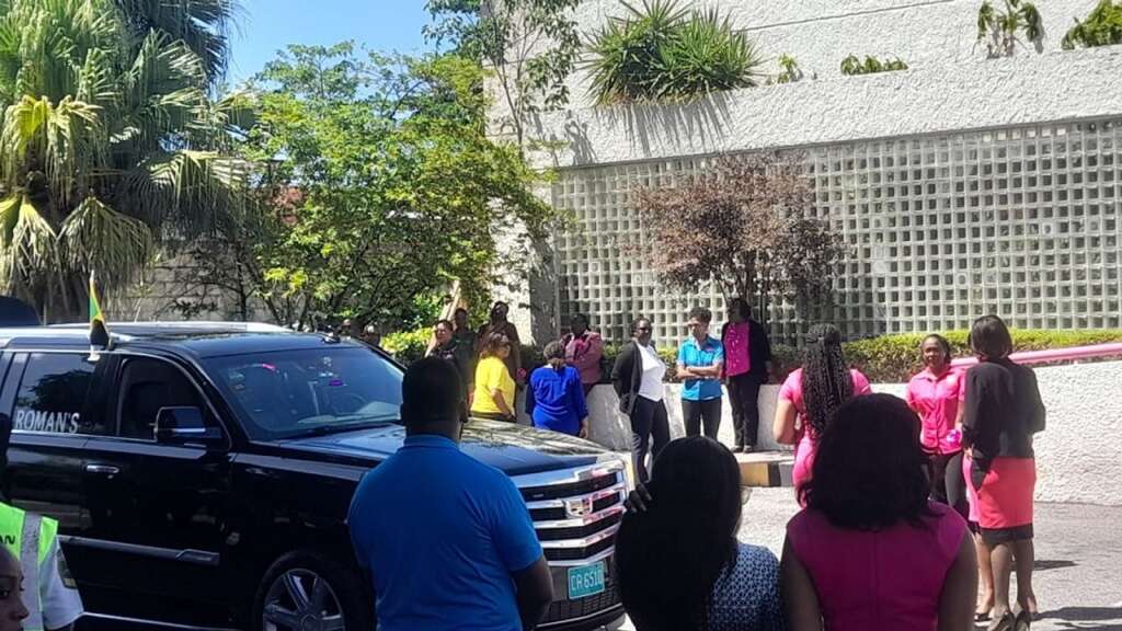 PHOTOS: Lasco staff pay respects to late founder Lascelles Chin ...