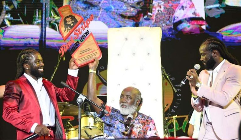 Living Legend awardee Freddie McGregor delivers emotional performance ...