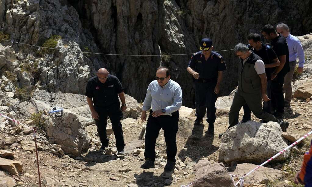 Rescue begins of ailing US researcher stuck 3,000 feet inside a Turkish ...