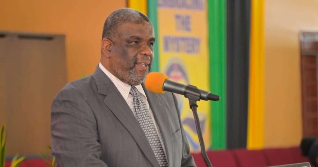 Regional Director lauds staff of the Bustamante Hospital for Children ...