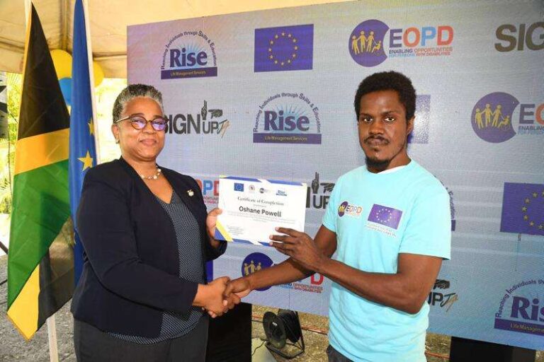 Police, firemen among 180 trained in Jamaican Sign Language - Jamaica ...