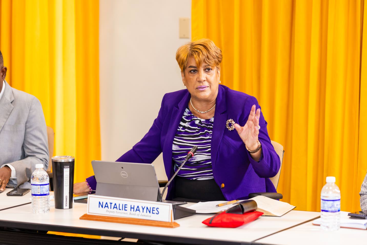 BOJ sticking to two-year timeline for demonetisation of old notes ...