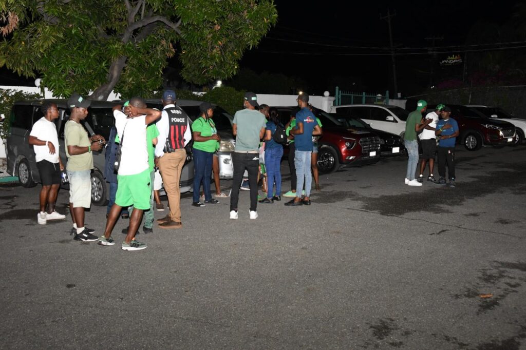 JLP HQ subdued - Jamaica Observer