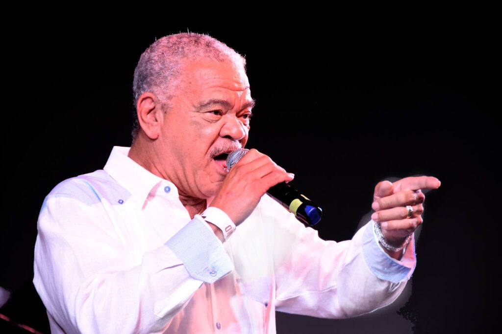 Wayne Armond, Ed Robinson, Ernie Smith and friends raise tribute to ...