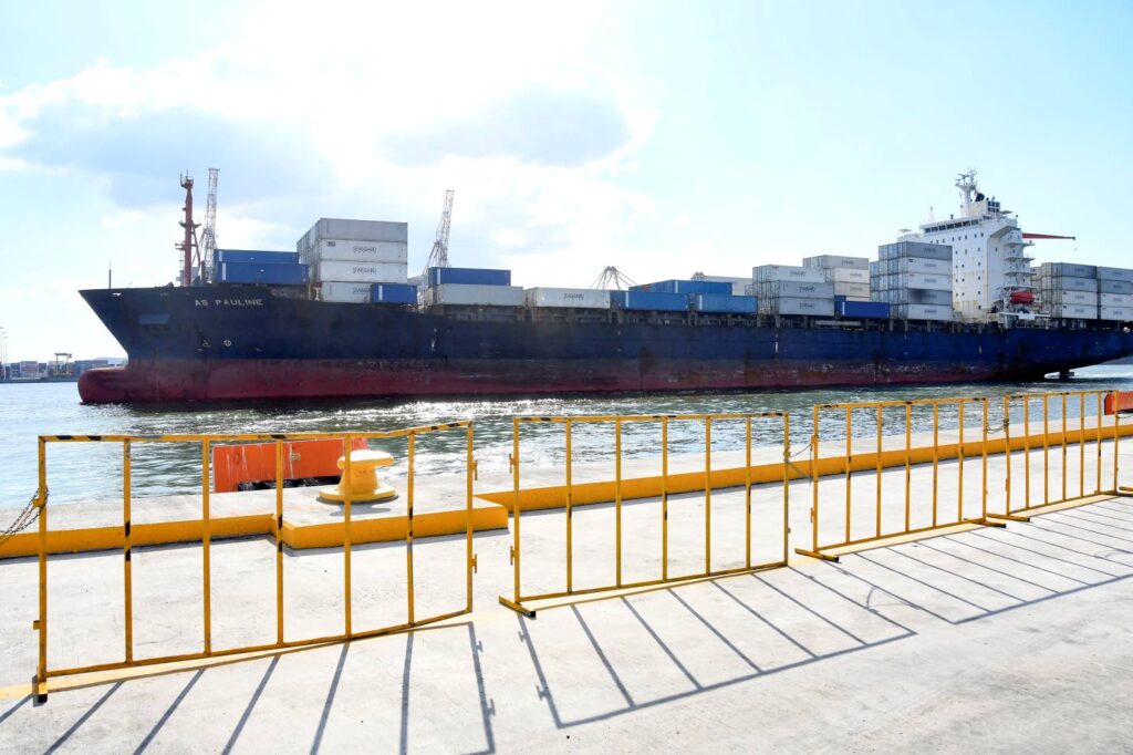 Kingston Wharves expands berth - Jamaica Observer