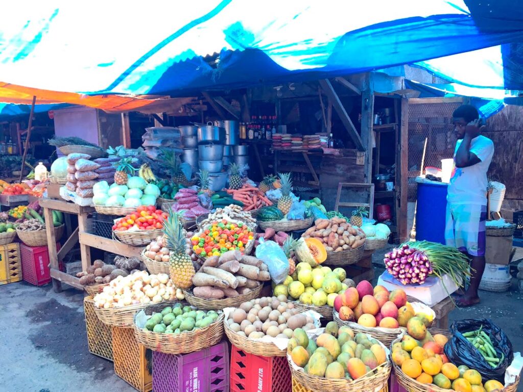 McKenzie talks tough on MoBay street vending - Jamaica Observer