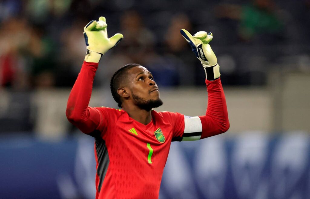 Reggae Boy Blake signs with Spectrum Systems - Jamaica Observer